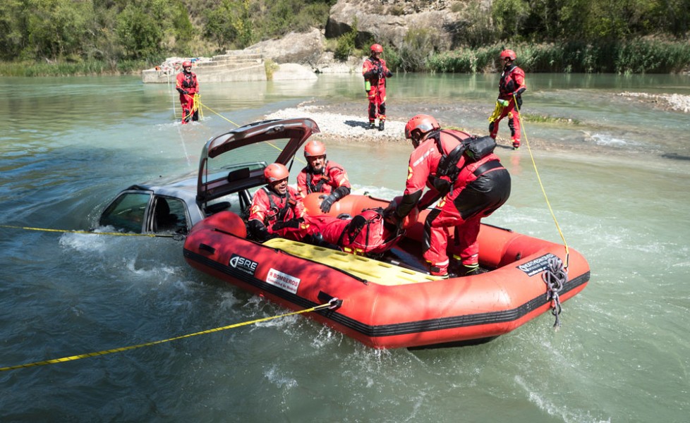 Finalizado curso de Rescate de Vehículos en el Agua (RVA) :: RIVER GURU ...